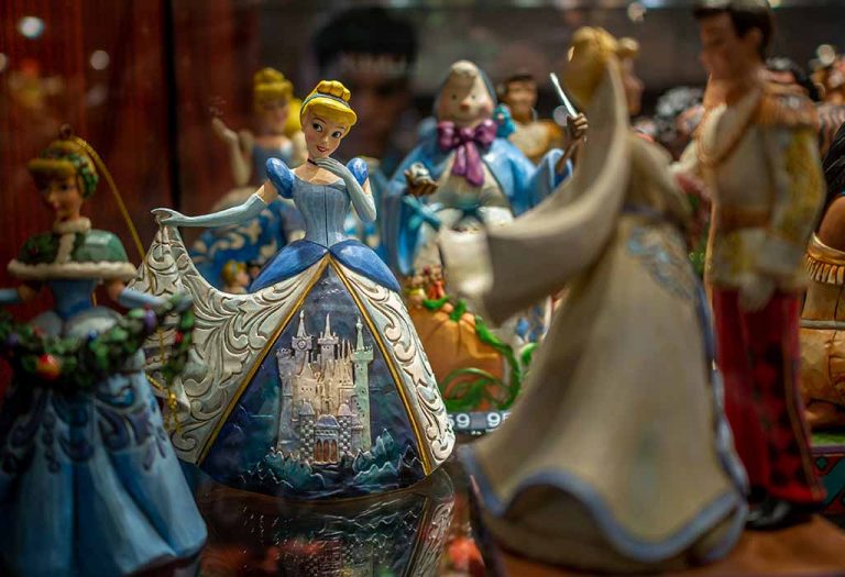 Essay On My Favourite Cartoon Character in English for Classes 1,2,3 ...