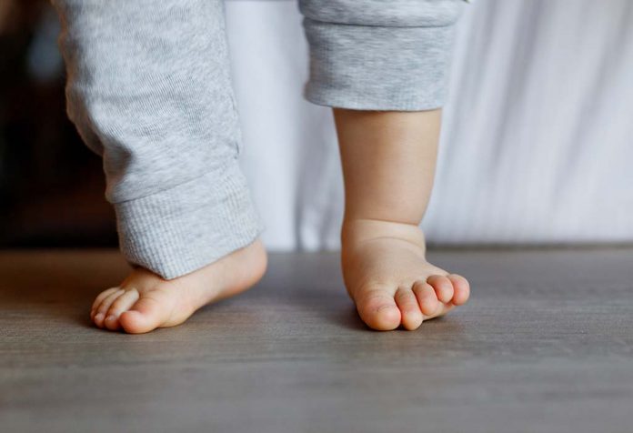 Tippy, Tippy, Toe: All About Your Baby’s First Step! - Firstcry Intelli ...