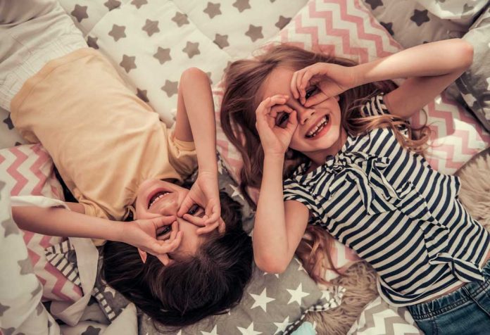 Tips On How To Help Your Child Make New Friends - Firstcry Intelli ...