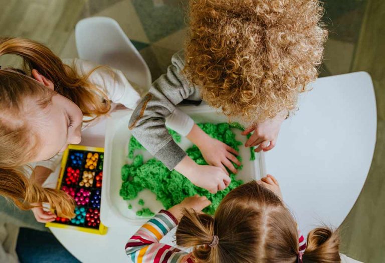 Peer Learning For Preschool Kids - Benefits & Activities