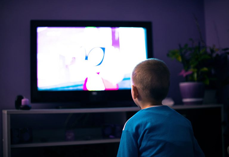 Low-Stimulation Shows To Keep Your Kid Busy (For When You Need A Break!)